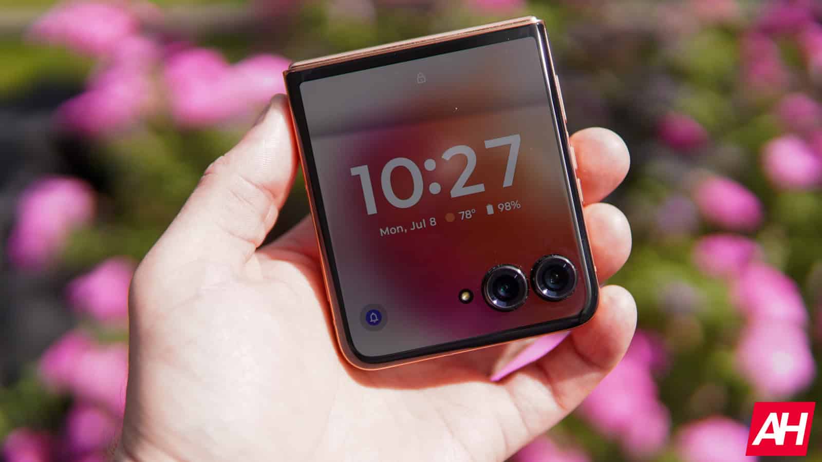 Motorola Razr Plus 2024 con Android 15: tutte le novità e aggiornamenti